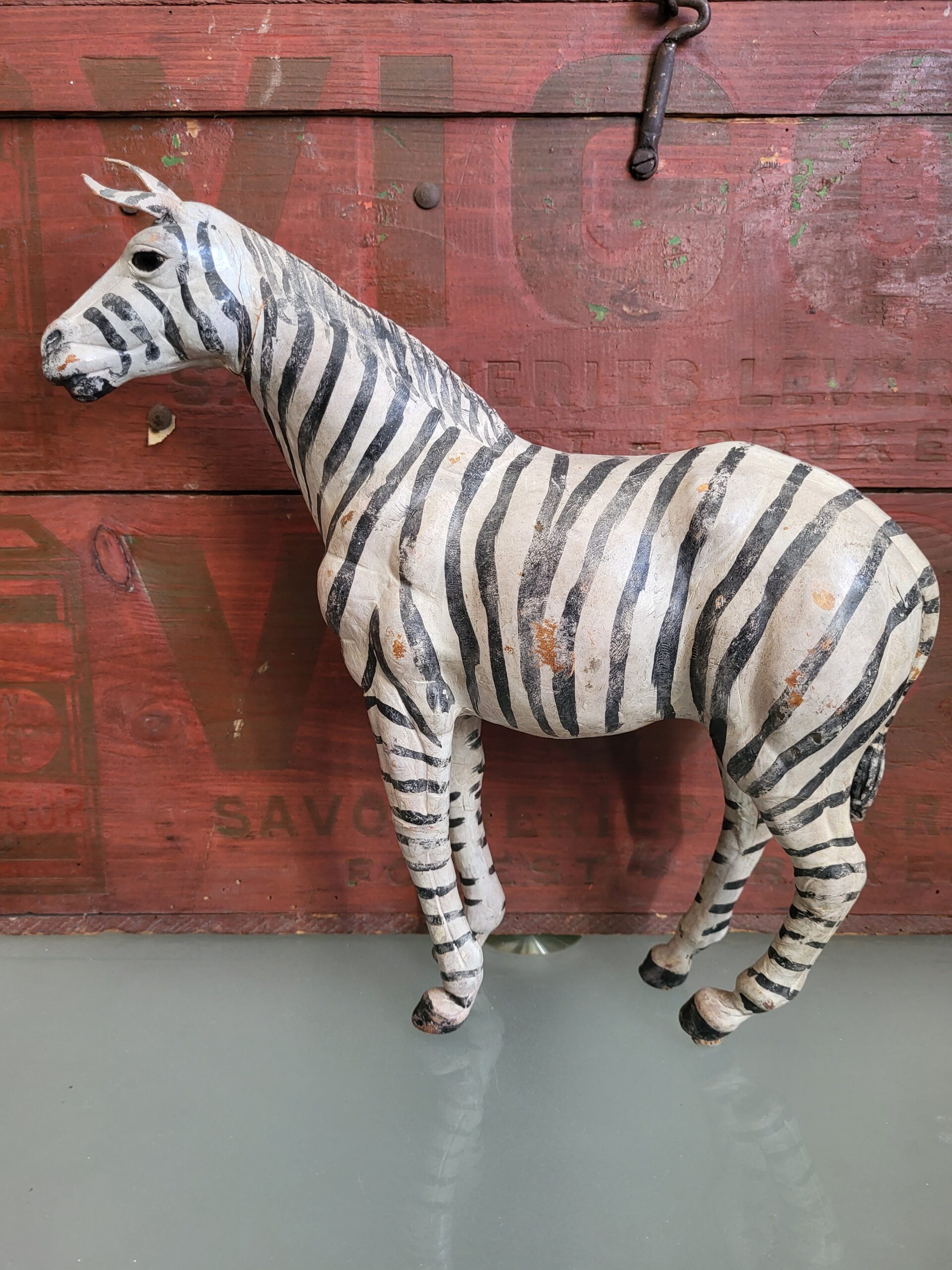 lederen zebra, papier Maché en handbeschilderd - Inventio