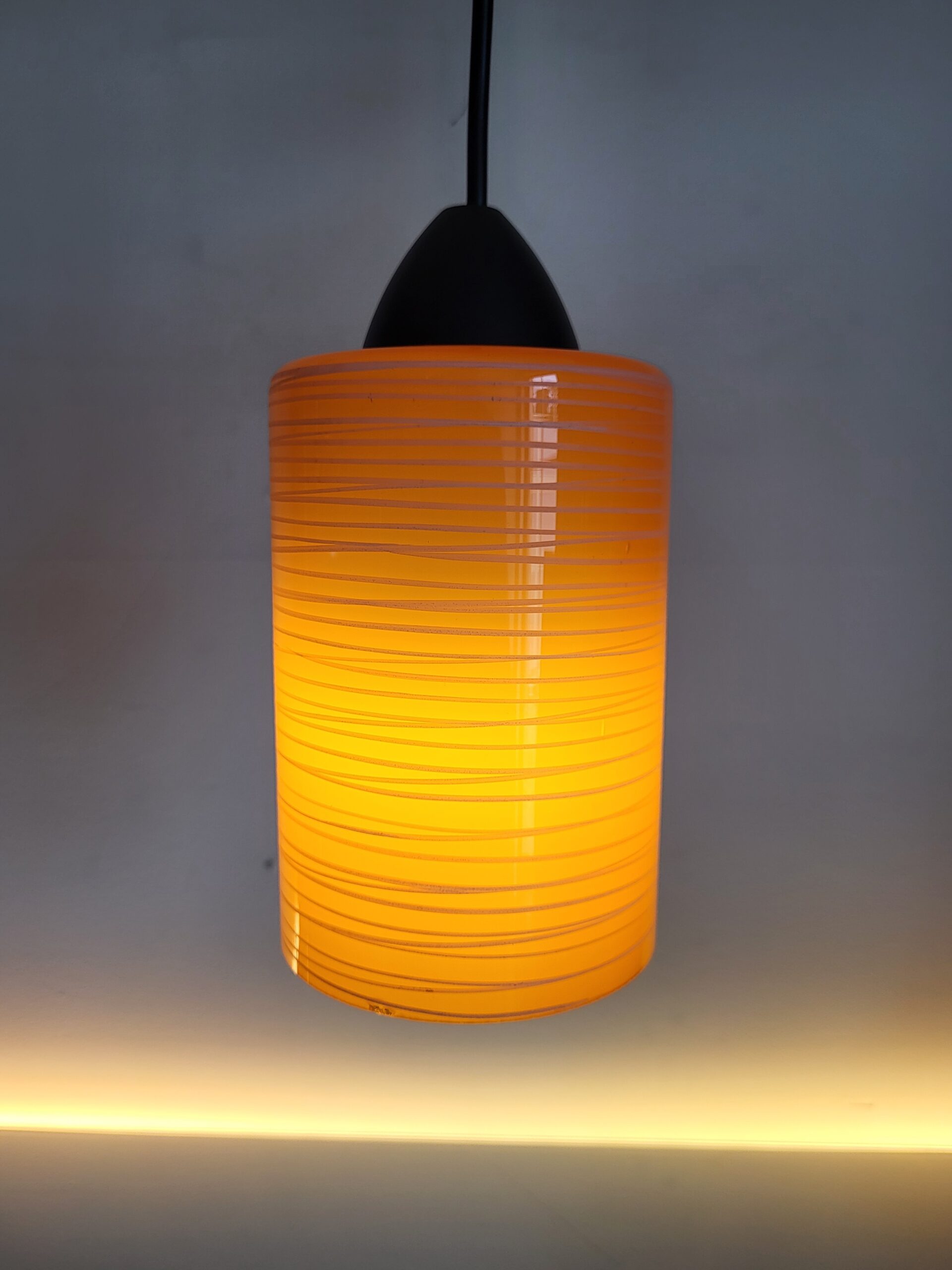 Vintage oranje opaline glazen hanglamp, zweeds design vermoedelijk Per ...